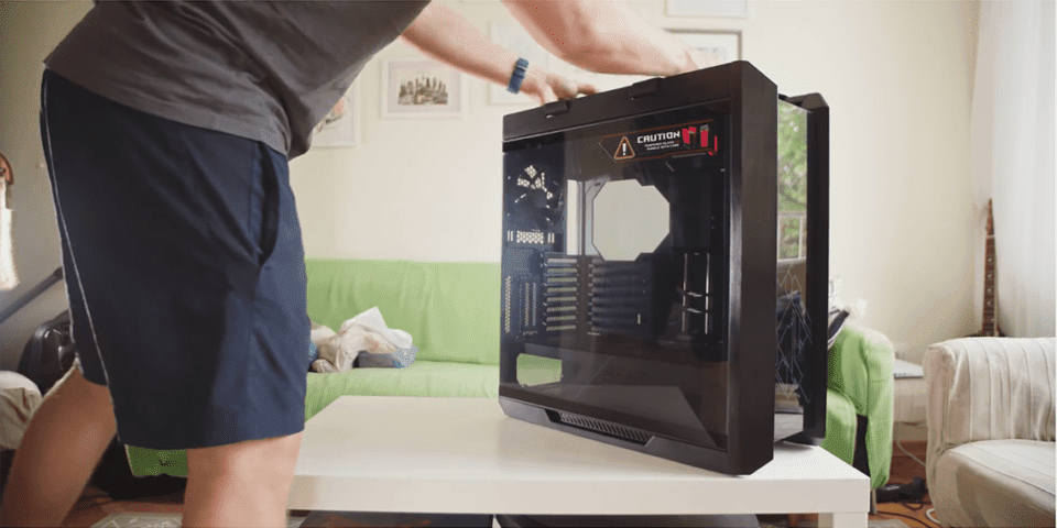 The Ultimate Fanboy Case? ASUS ROG Strix Helios Review