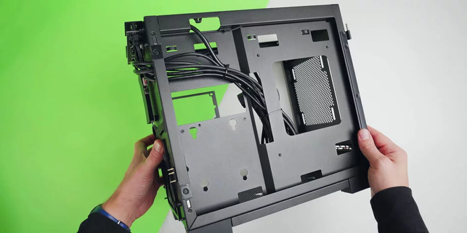 Razer Tomahawk ITX Review - A Case for Fanboys!